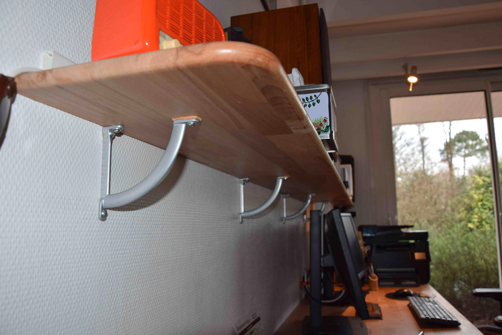 Furnishing of a custom desk